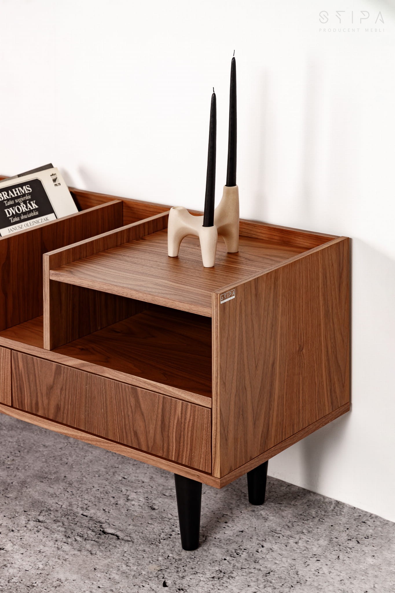 Offener Vinyl- und Bücherschrank, Nussbaum Furnier "POPPY" - STIPA ...